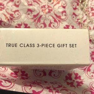 Avon | Jewelry | Avon 3 Piece Gift Set | Poshmark